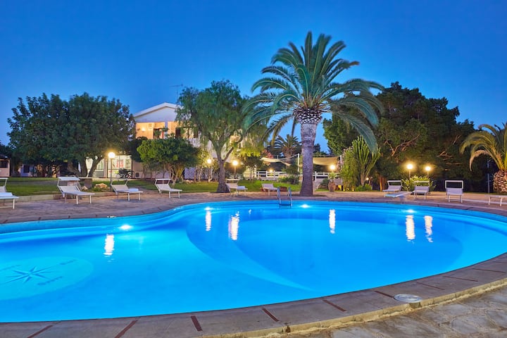 Villa Maganuco Park · Piscina, Mare E Giardino - Italy