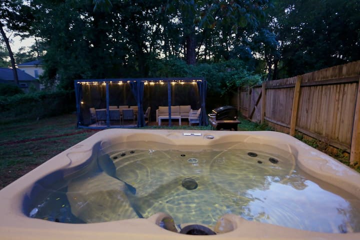Picturesque Getaway 7br, Hot Tub, Mins To Downtown - Atlanta, GA