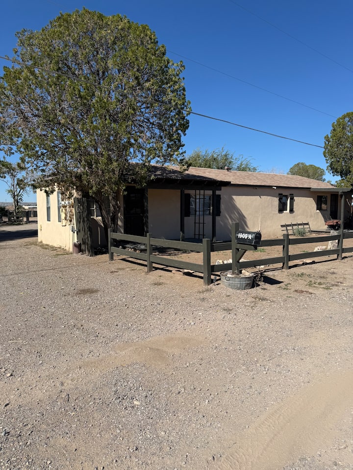 Adobe Azul - Mesilla Valley Bosque State Park, Las Cruces