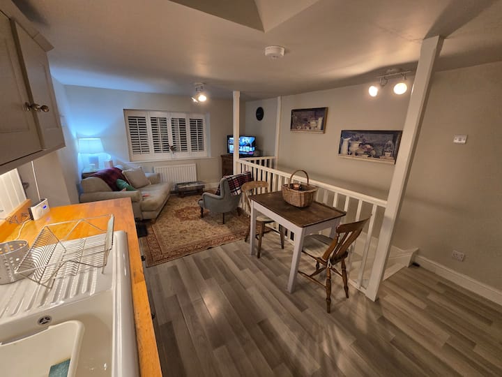 Cosy Barn Conversion In Matlock Green - Matlock