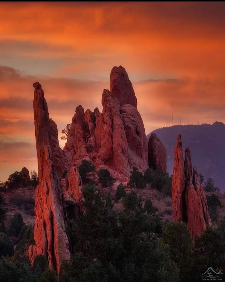 2 Car Garage,4 Bed, 3 Full Bath Laundry All In Occ - Colorado Springs, CO