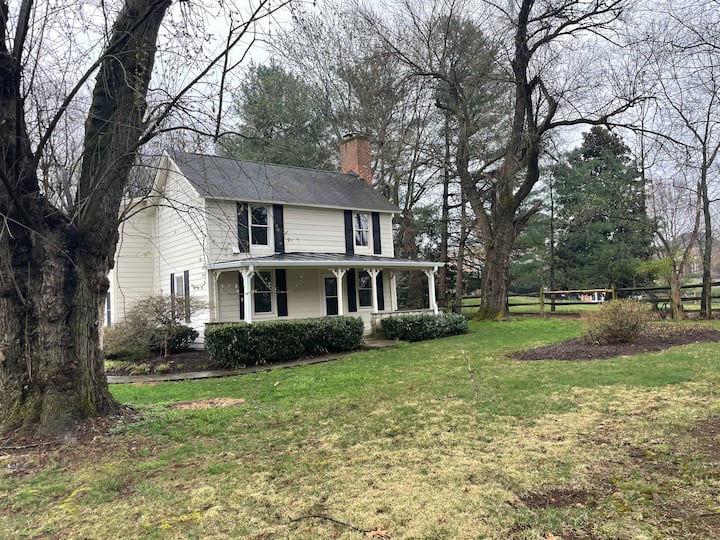 Country Getaway - Reston, VA