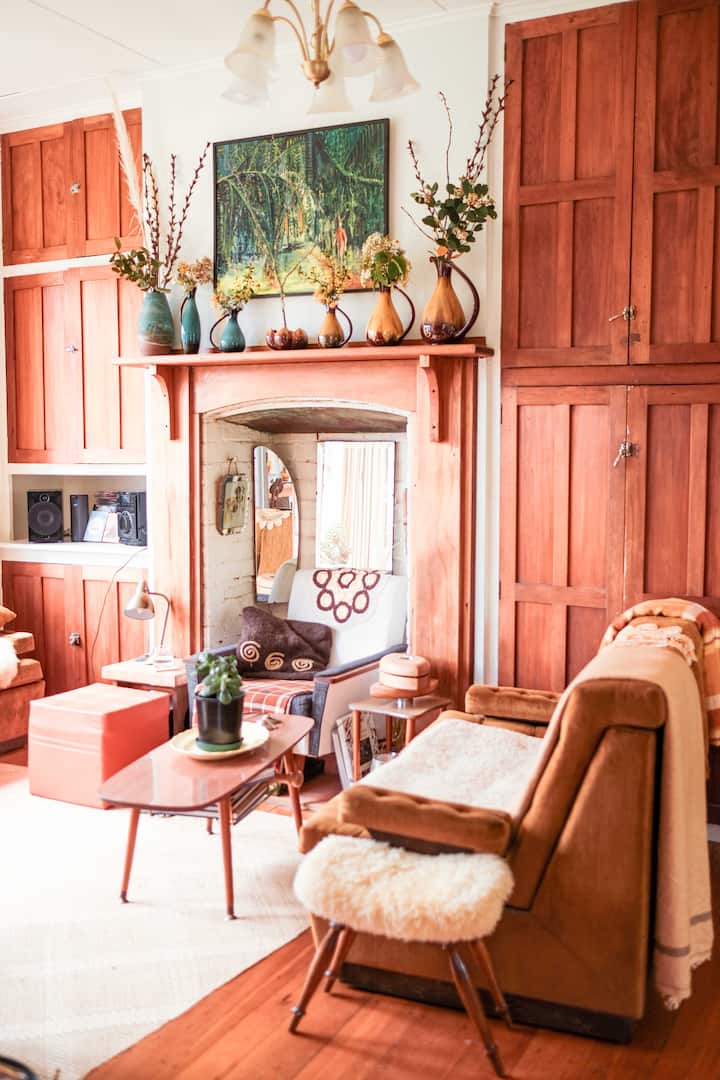 Sleep 7 In Two Funky Abodes On One Property - Wellington, New Zealand