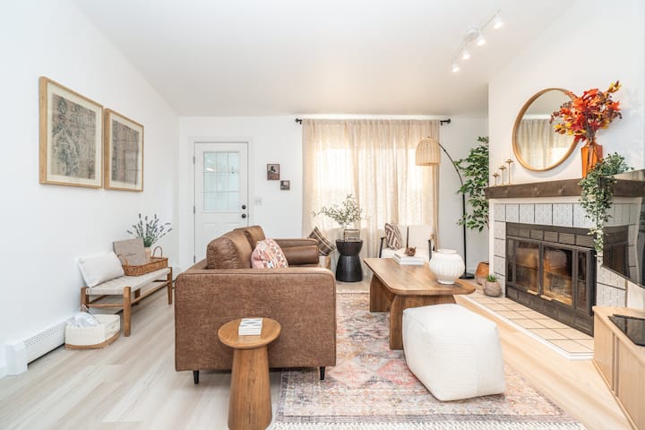 The Brantley House - Umed District - University Lake, Anchorage