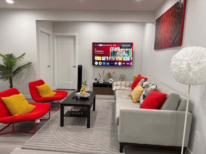 Cosy 1-room+ Workspace Basement Suite+free Parking - Edmonton