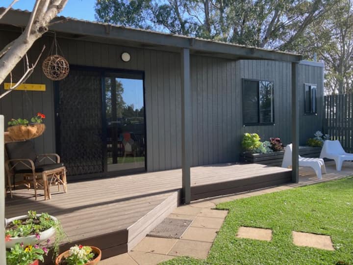 Studio On Working Thoroughbred And Cattle Farm - Koo Wee Rup