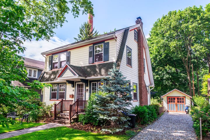 Super Cute Colonial. Short Walk To Train. - Montclair, NJ