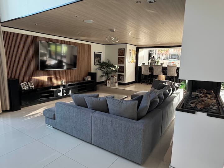 Luxury Home 30 Mins To Dublin City | Bar & Cinema - Ashbourne