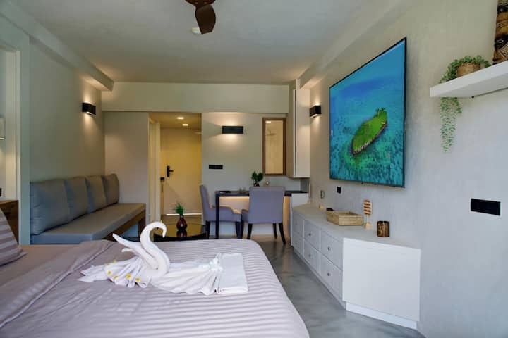 Ultimate Comfort | Giant Bed & 85-inch Cinema Tv - Ko Samui, Island