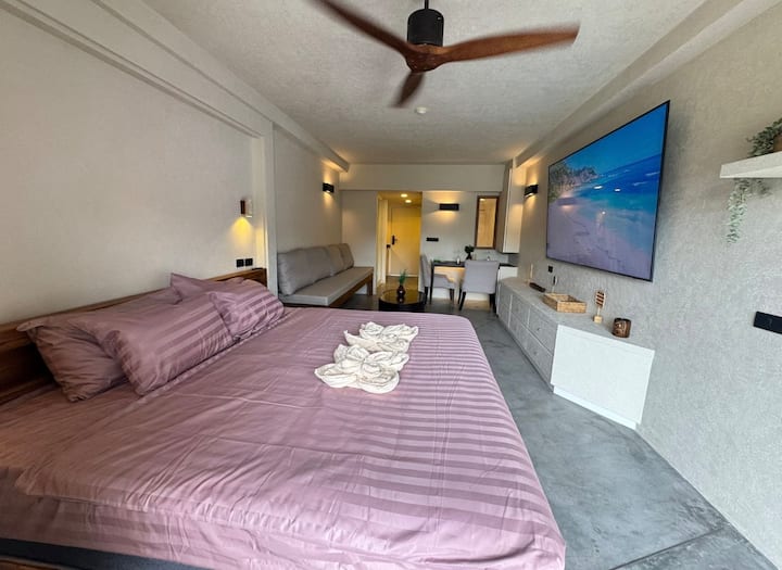 Ultimate Comfort | Giant Bed & 85-inch Cinema Tv - Ko Samui