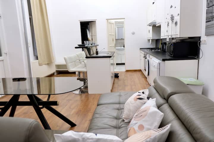 Elegant 6br Apartment Downtown Budapest - Hungary