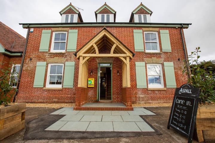 “Luxury 3-bedroom Suite – New Forest Escape” - Fordingbridge