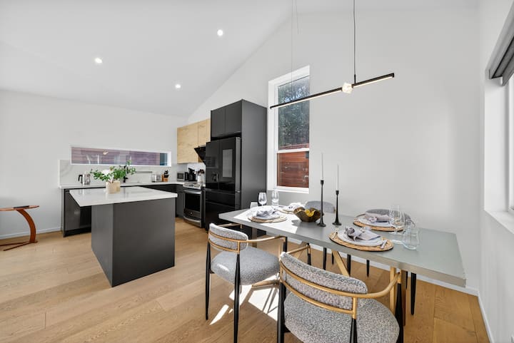 Alpha Home • Luxury Modern Living - San Carlos, CA