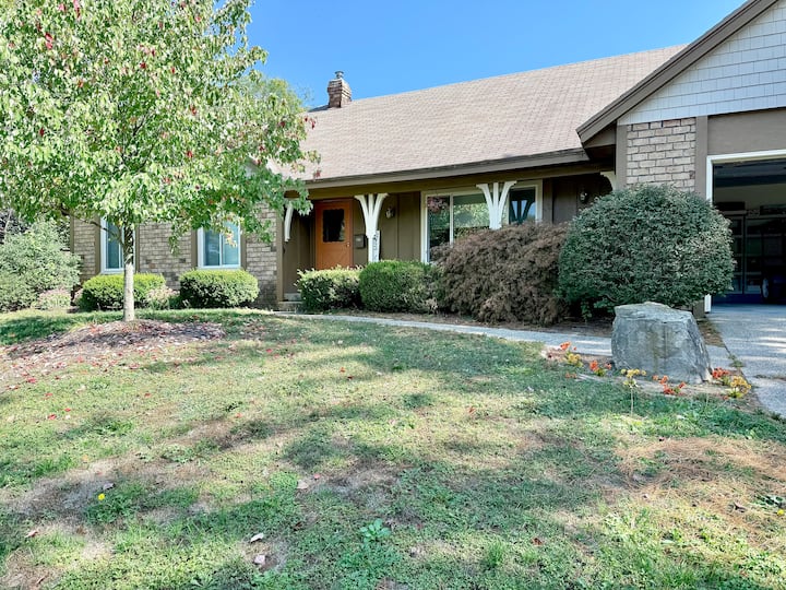 Welcome To The House At Cedar Ridge. - John Ball Zoo, Grand Rapids