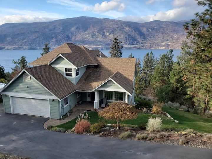3br Mckinley Home With Panoramic Lake Views - Kelowna