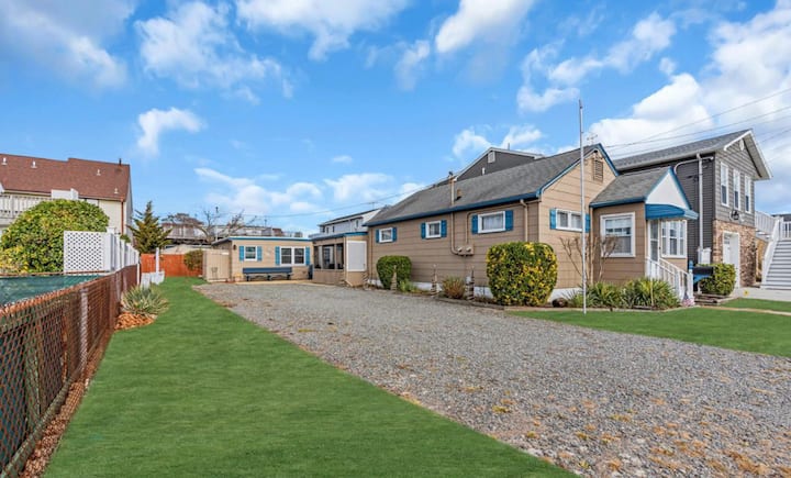 2 Cottages 5 Bedrooms|6 Car Just Minutes To Ocean - Seaside Heights, NJ