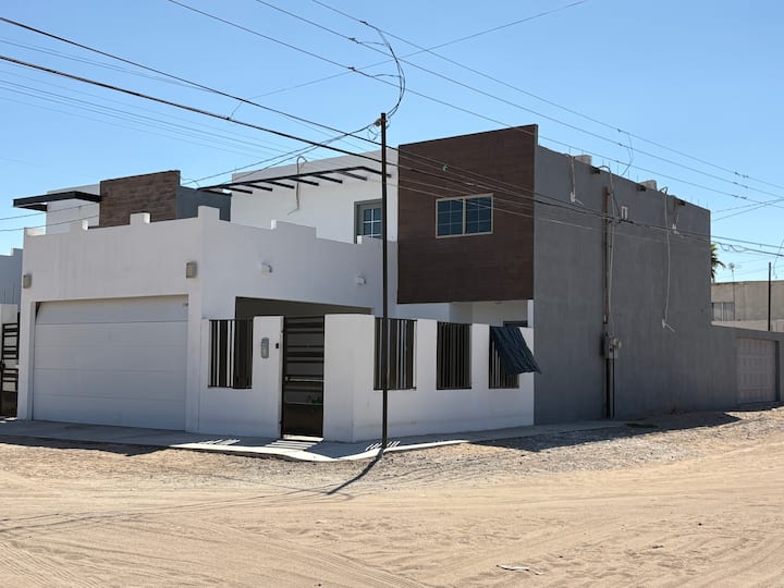 Espaciosa Casa De 3 Dormitorios Y Un Cuarto De Tv - San Luis Rio Colorado