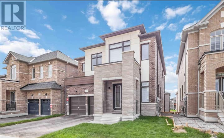 Brand New Entire Luxury 4br Modern Home Near 407 - Oshawa