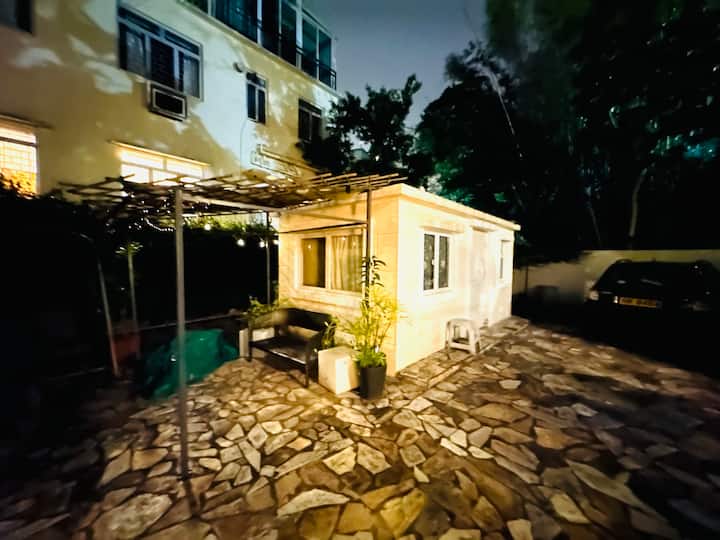 Cosy Cabana In Leafy Surroundings - Hong Kong