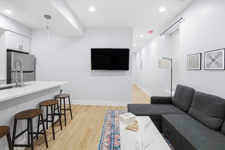 Elegant Haven | 1br | Near City | Free Parking - Fuller Park - Chicago