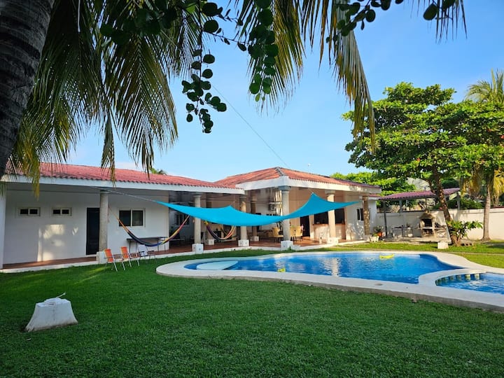 Rancho De Playa - Los Cóbanos - El Salvador