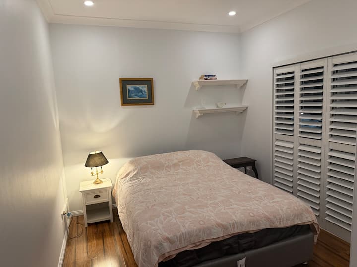 Lovely Space With Bathroom - Bondi Beach