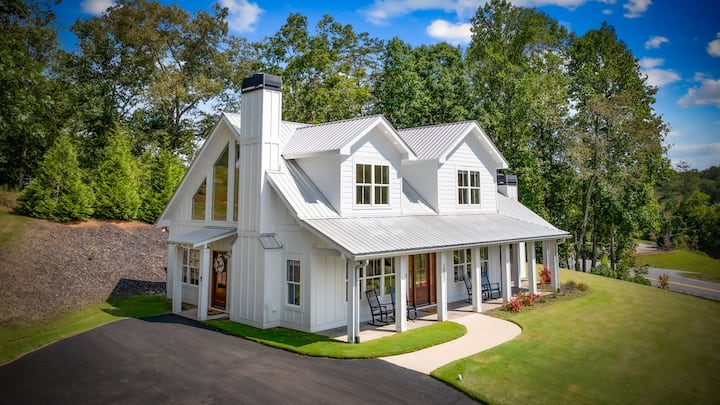 New Luxury Style Cabin With Large Outdoor Space - Blue Ridge, GA