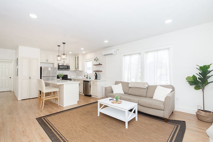 Stylish Eado Apt | Restaraunts, Stadiums, Venues - South Park - Houston