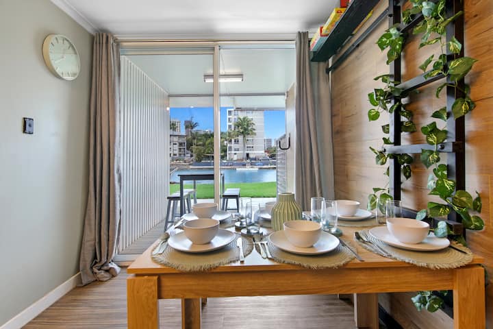 The Retro Reef - Arcade, Games & Vibes - Sea World, Main Beach