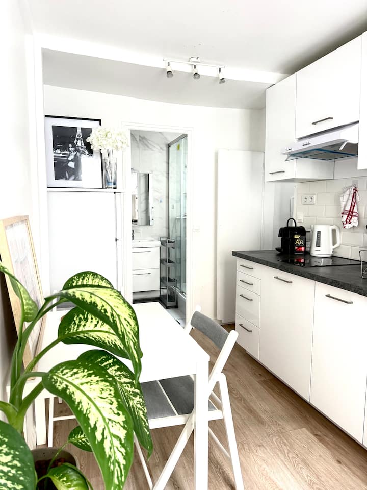 Parisian Getaway In A Chic And Walkable Area - Paris