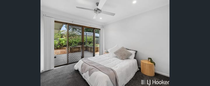 House In Cleveland - Coochiemudlo Island