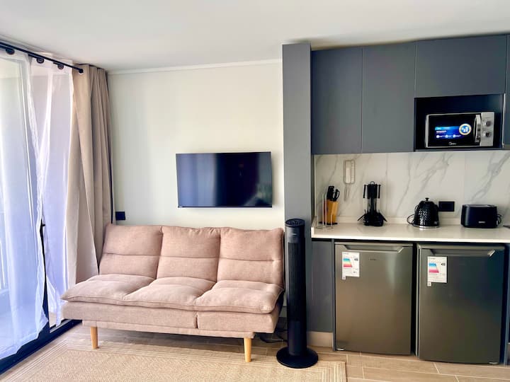 Estudio Boutique Con Terraza Y Gimnasio - Chile