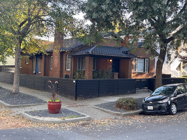 Cozy Corner House With Unmatched Walkability - Sacramento, CA