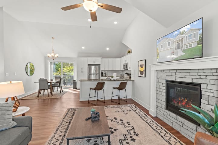 Modern Creekside Haven – 2-car Garage & Deck Views - Kearney, MO