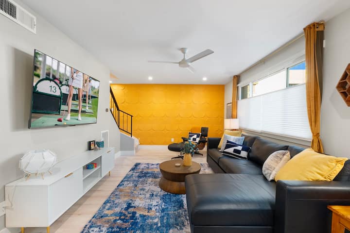 Designer Townhome W/ Luxe Finishes & Bright Flair - Scottsdale, AZ