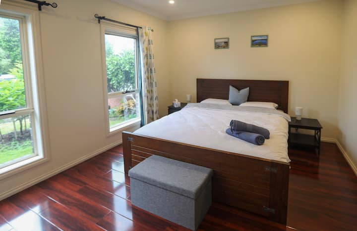 Kozyguru | Richmond | Stylish 3-bedroom City Gem - Adelaide