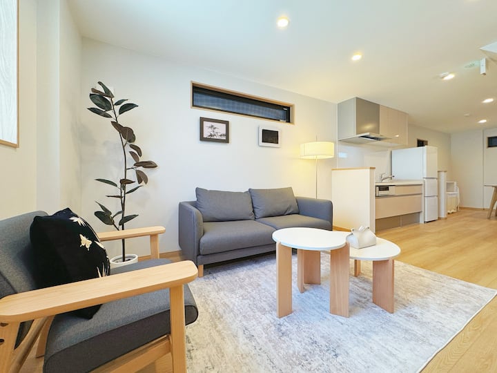 露薰|临近天王寺・机场直达天下茶屋｜步行5分钟到花园町站｜三线直达天王寺、难波、梅田｜精美日式一户建 - Osaka