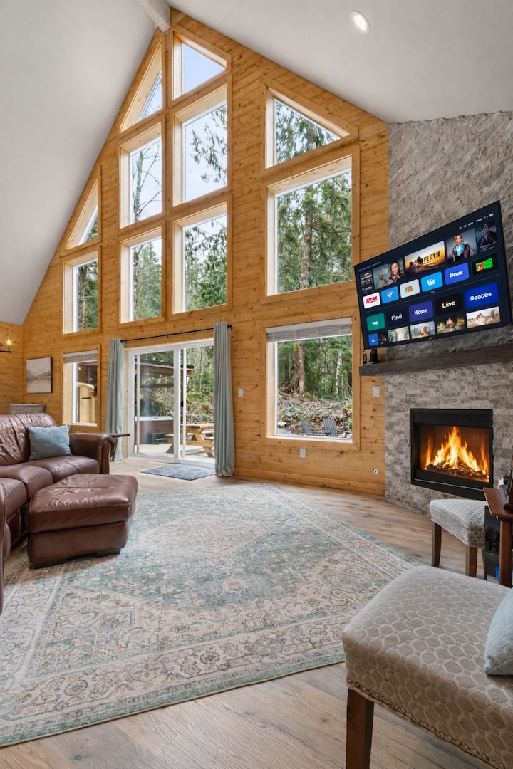 Lux Rainier Chalet W/ Hot Tub-sauna-fireplace-wifi - Ashford, WA