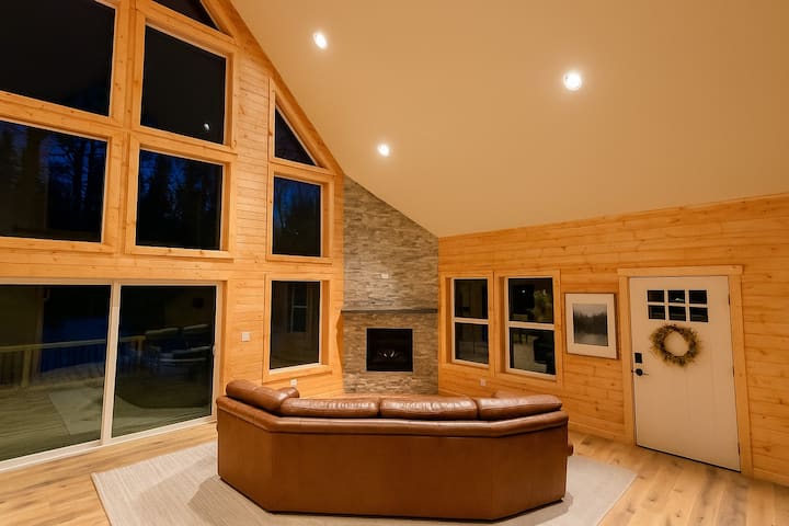 Lux Rainier Chalet W/ Hot Tub-sauna-fireplace-wifi - Ashford, WA