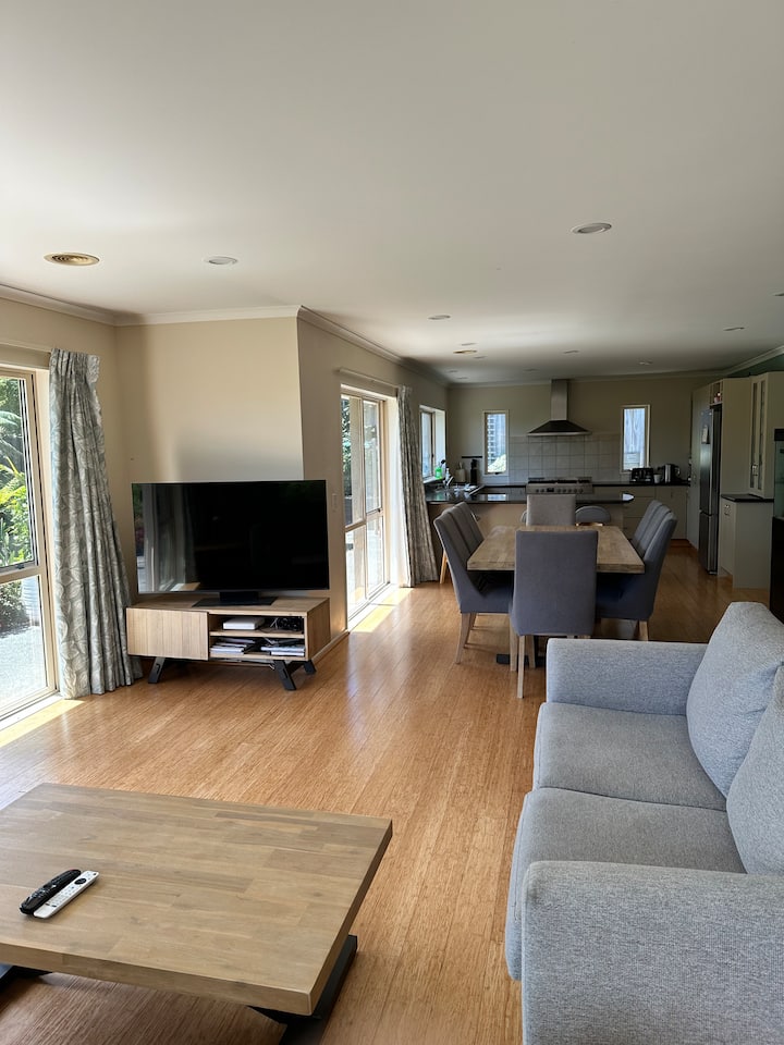 Tranquil Garden Retreat On The Plateau - Manakau