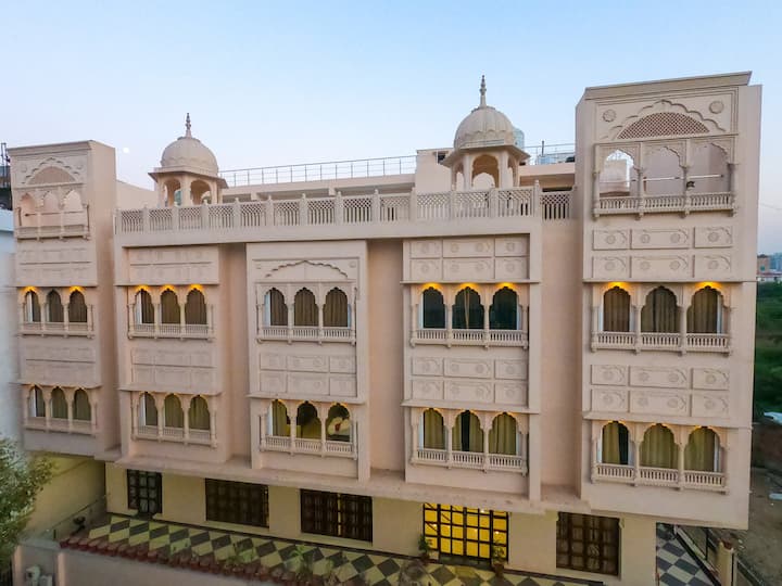 Elegant Stay Near Taj Mahal, Agra - Agra