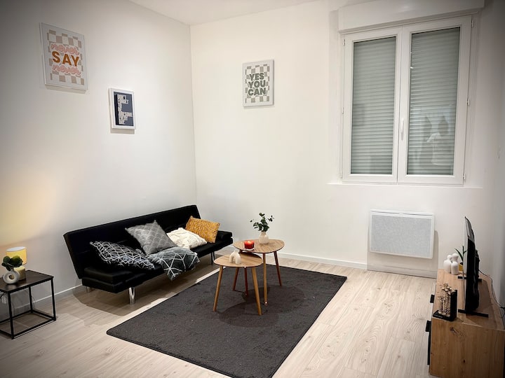 Pause Urbaine Inspirante : Calme, Confort & Style - Roye