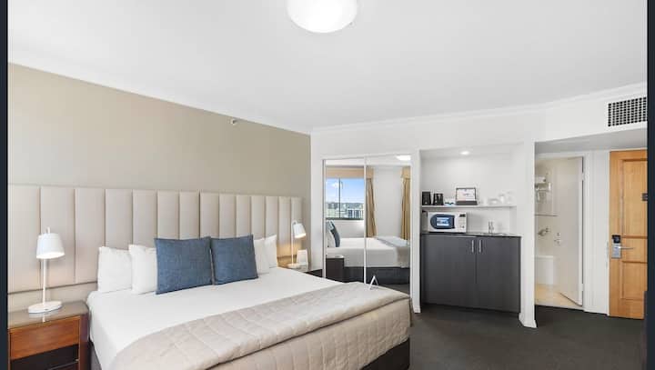 Executive Studio With City Views | Mantra On Queen - Brisbane
