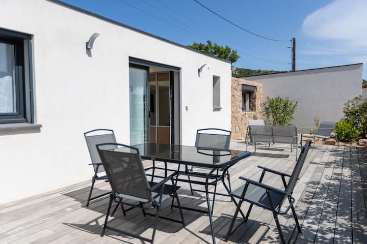 Petite Maison Située Au Calme - Figari