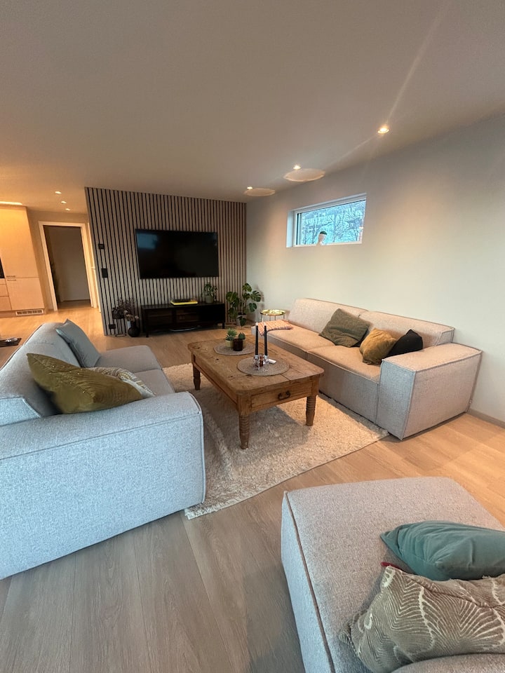 Stort Hus Til Leie - Alta