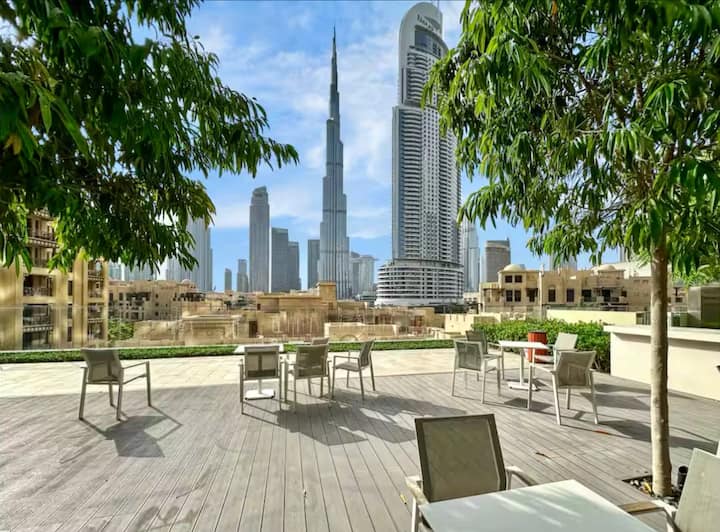 Brilliant Burj Views L Free Parking & Pool | 2bhk - Dubai