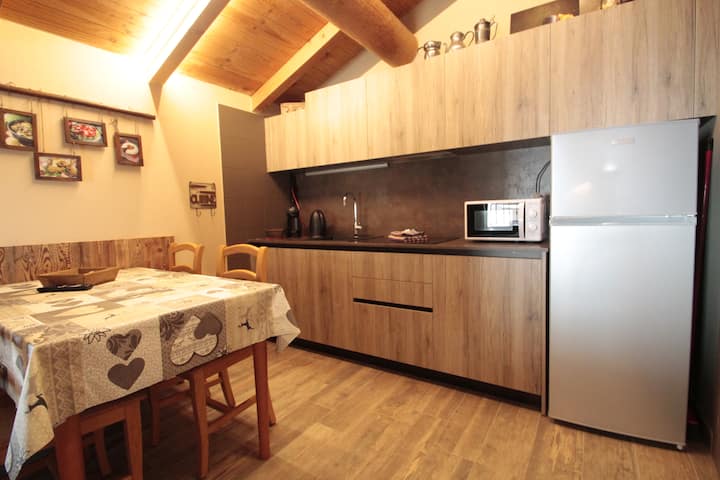 Elegante Mansarda Con Travi A Vista E Garage - Livigno