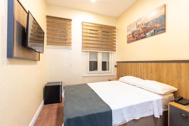 Konforlu Oda Double Yatak 1 Kişilik - İstanbul