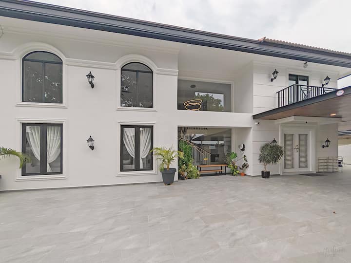 Nanyanghaus•semid•2.5sty•privatepool•ktv•85"tv•bbq - Johor Bahru