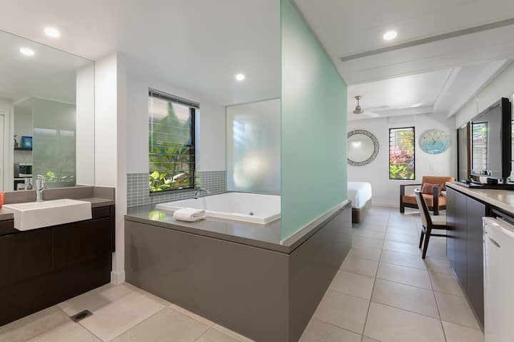Luna Studio - Port Douglas